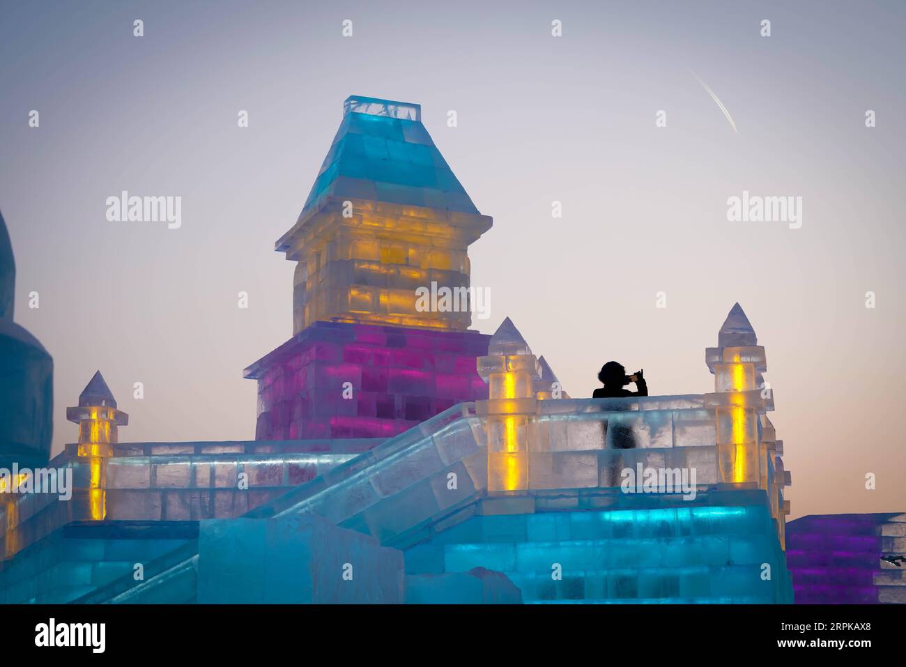 200105 -- HARBIN, Jan. 5, 2020 -- A tourist takes photos on the 36th ...