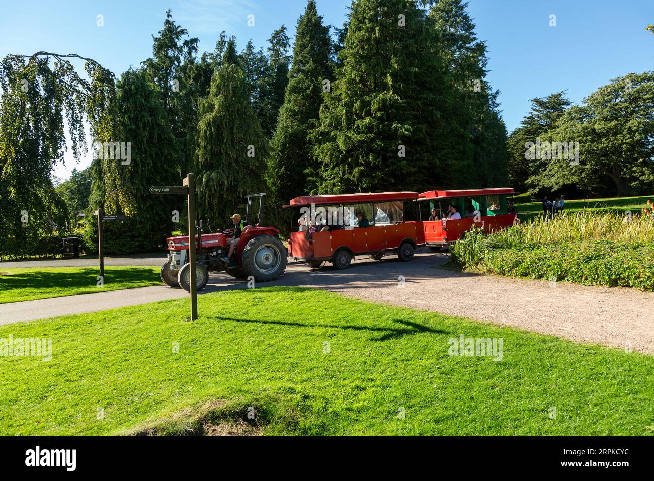 Train ride amusement park hi-res stock photography and images - Alamy