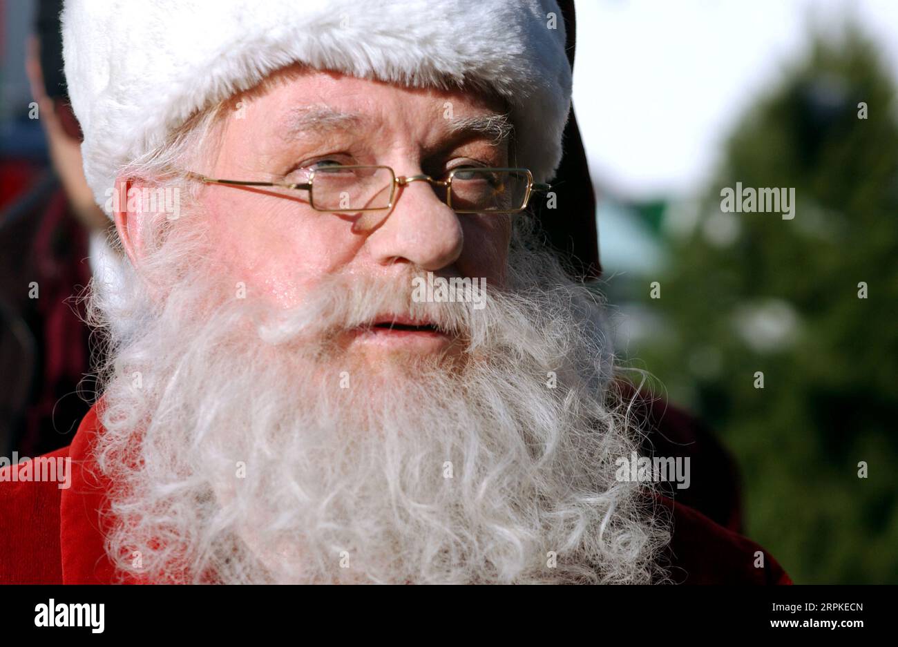 Charles Durning stars as Santa, who fulfills the wish of an adolescent ...