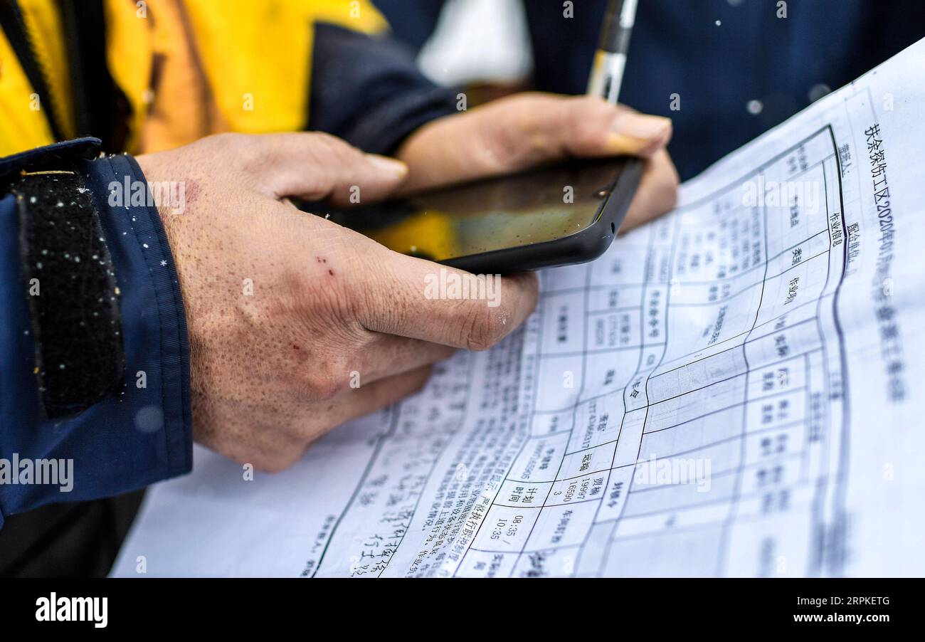 Ultrasonic flaw detector hi-res stock photography and images - Alamy