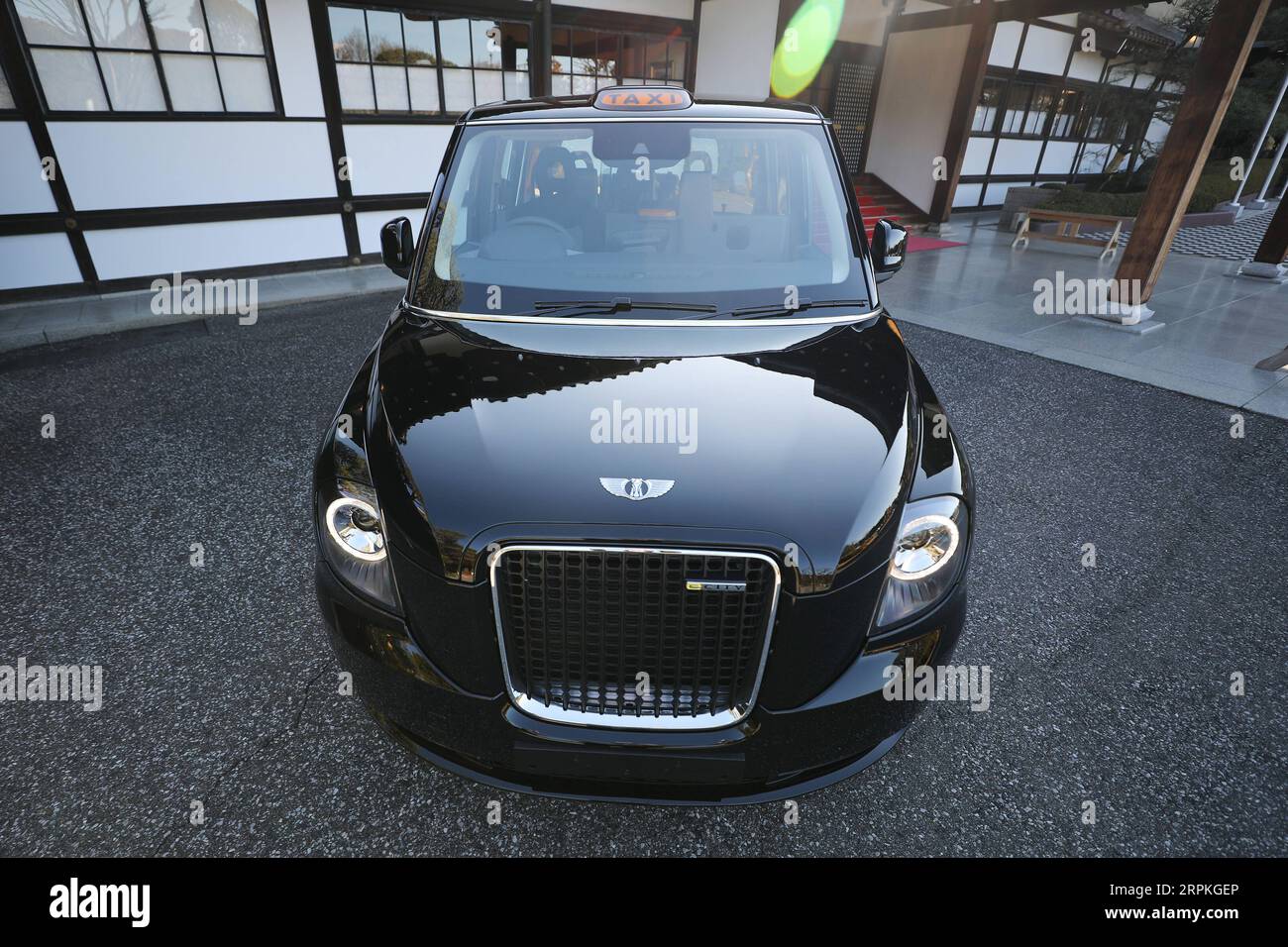 Geely taxi hi-res stock photography and images - Alamy