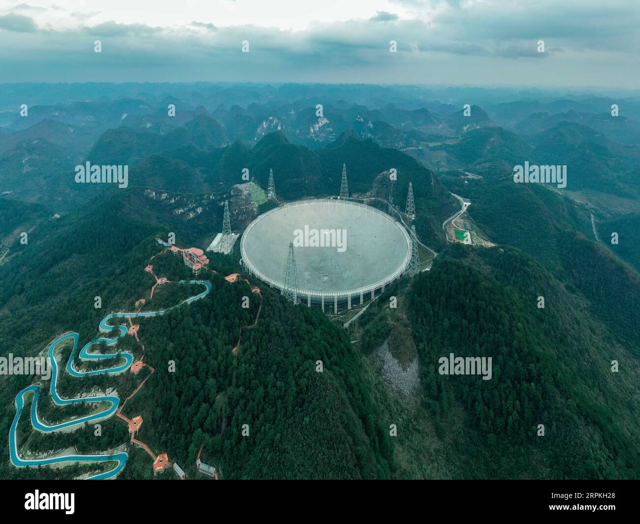 200111 -- GUIYANG, Jan. 11, 2020 -- Panoramic photo taken on Jan. 8 ...