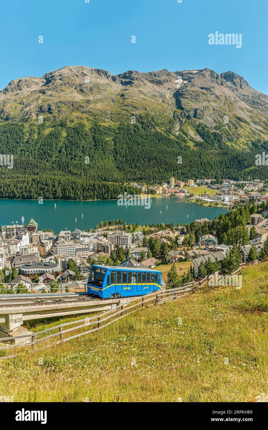 Chantarella Funicular going up to Mt Corviglia, St Moritz, Grisons ...