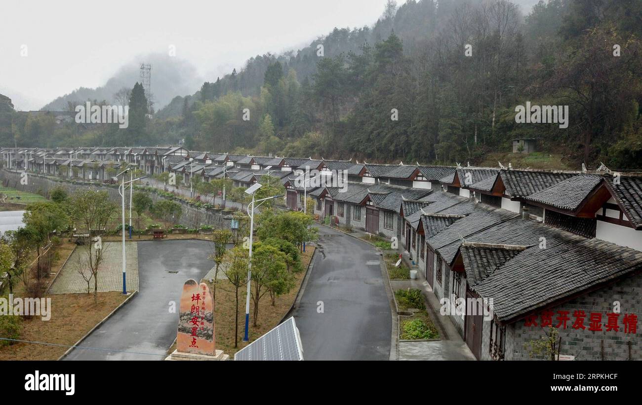 Poor living conditions family hi-res stock photography and images - Alamy