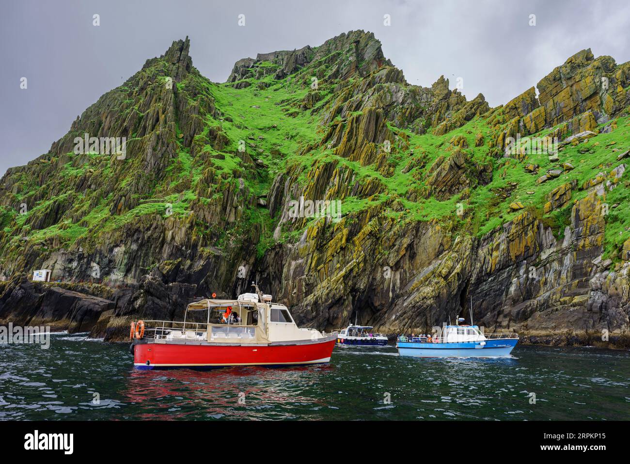 visitor disembarkation port, Skellig Michael island, Mainistir Fhionáin ...