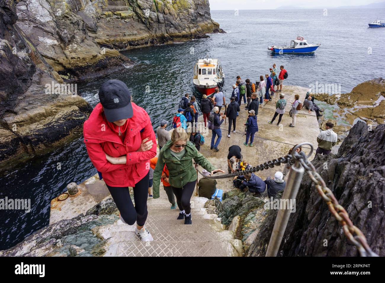 visitor disembarkation port, Skellig Michael island, Mainistir Fhionáin ...