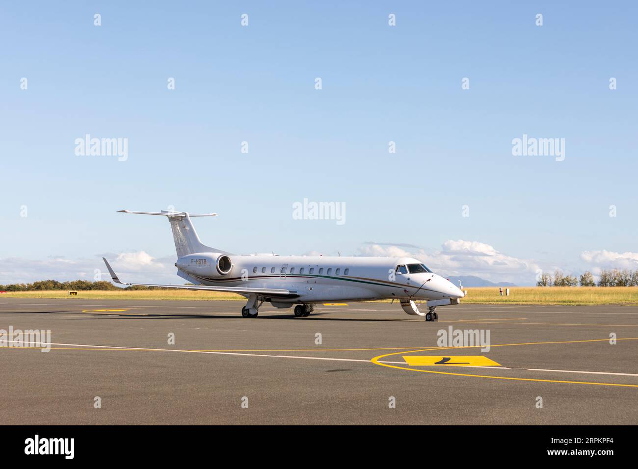 Embraer legacy 650 business hi-res stock photography and images - Alamy