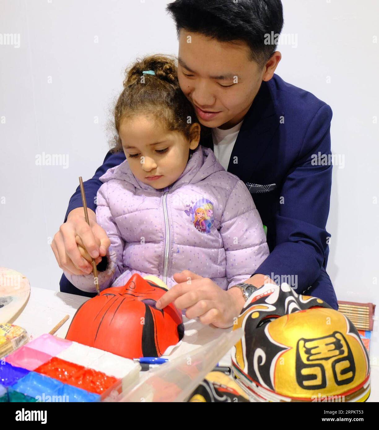 Artist teaches girl draw on hi-res stock photography and images - Alamy