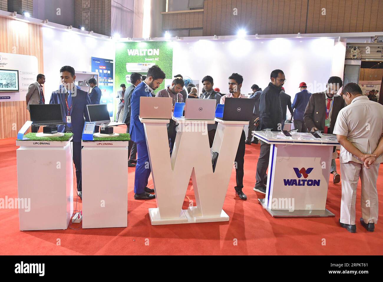 200117 -- DHAKA, Jan. 17, 2020 -- People visit the Bangladeshi pavilion ...