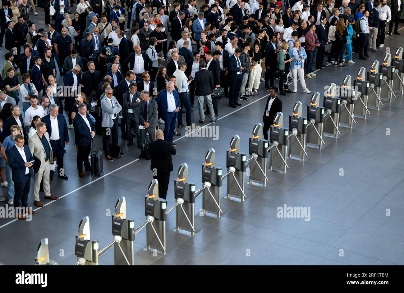 Munich, Germany. 05th Sep, 2023. Visitors arrive at the trade fair for ...