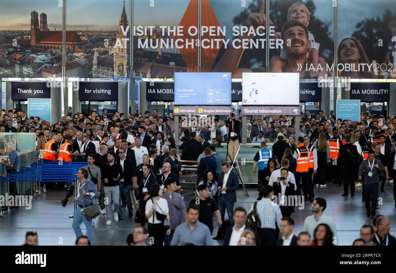 Munich, Germany. 05th Sep, 2023. Visitors arrive at the trade fair for ...