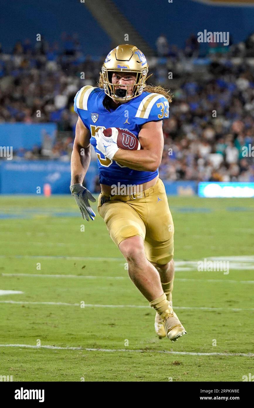 UCLA running back Carson Steele runs in for a touchdown during the ...