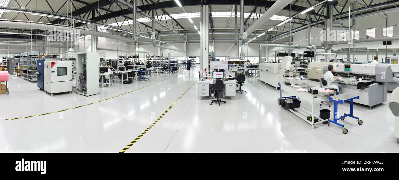 Computer assembly plant hi-res stock photography and images - Alamy