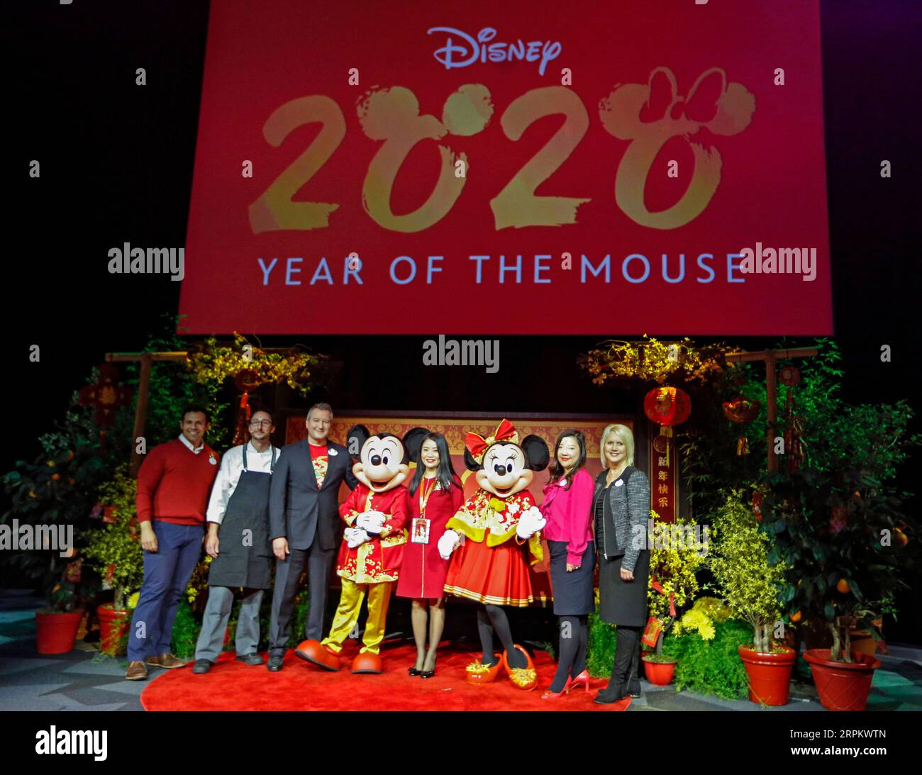 Dressed as minnie mouse hi-res stock photography and images - Alamy