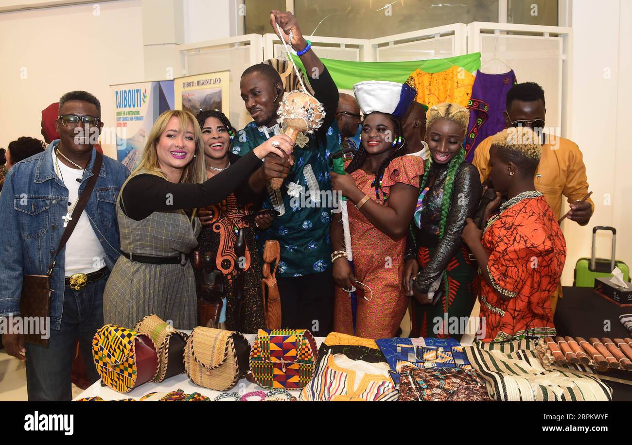 Kuwait city kuwait women in hi-res stock photography and images - Alamy