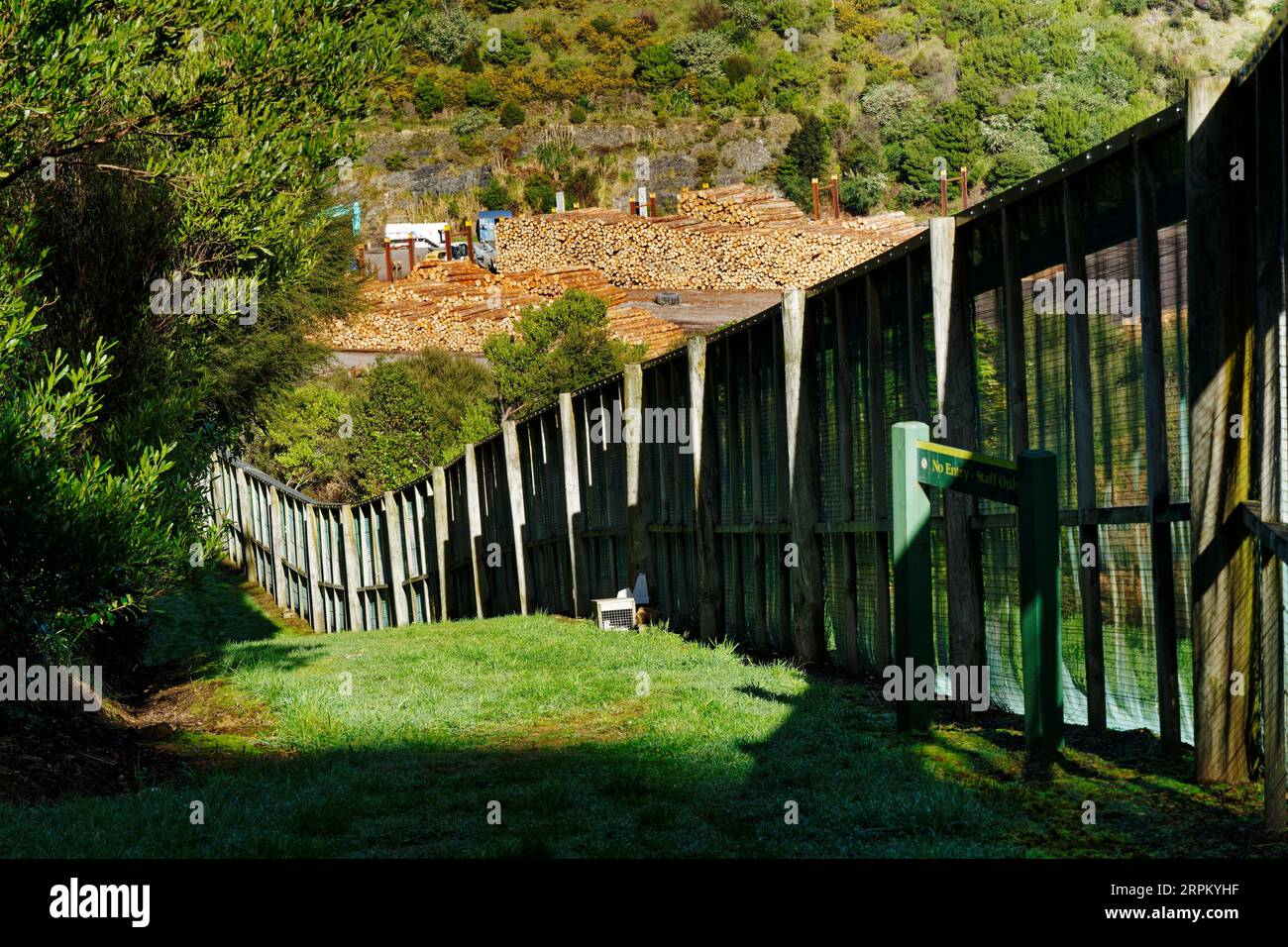 Predator proof fencing hi-res stock photography and images - Alamy