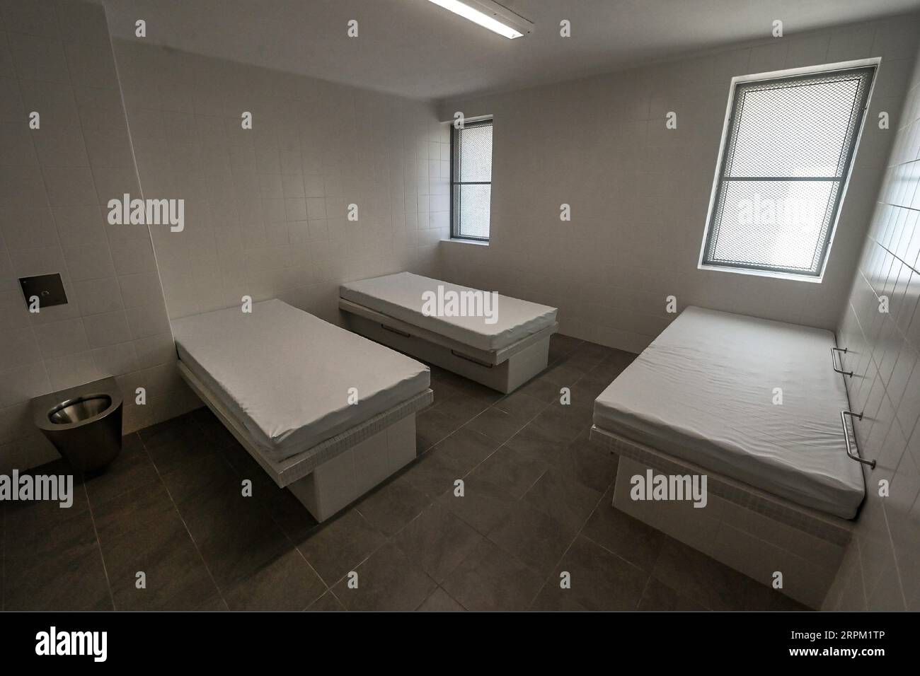 Drunk tank hi-res stock photography and images - Alamy