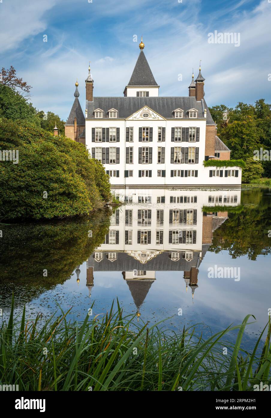 Netherlands architecture castle landscape hi-res stock photography and ...