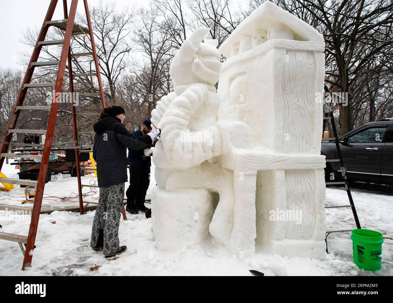 200126 -- CHICAGO, Jan. 26, 2020 Xinhua -- People take part in the ...