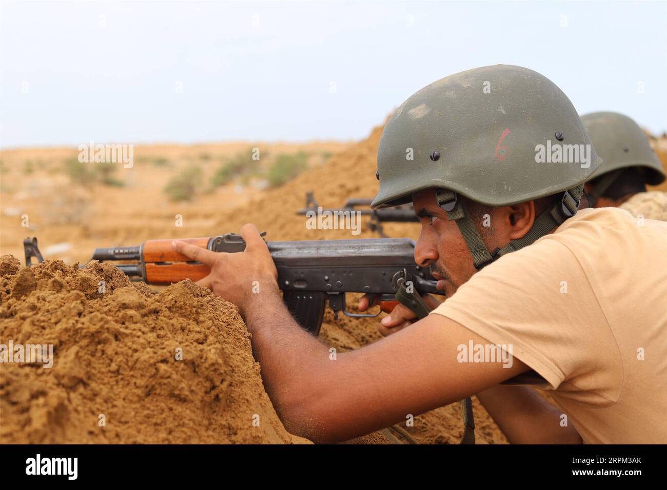 Houthis soldiers hi-res stock photography and images - Alamy