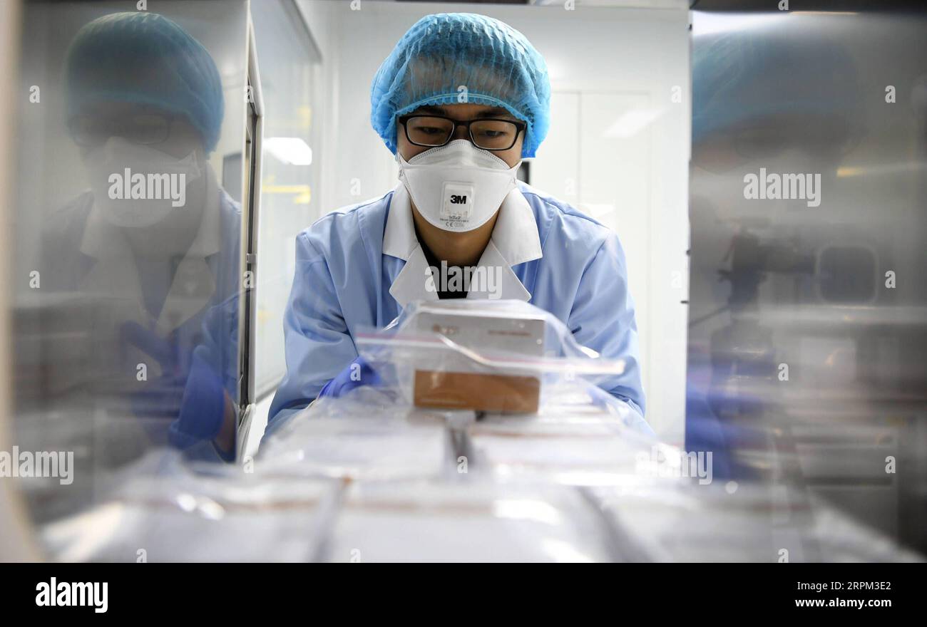 Reagent boxes hi-res stock photography and images - Alamy
