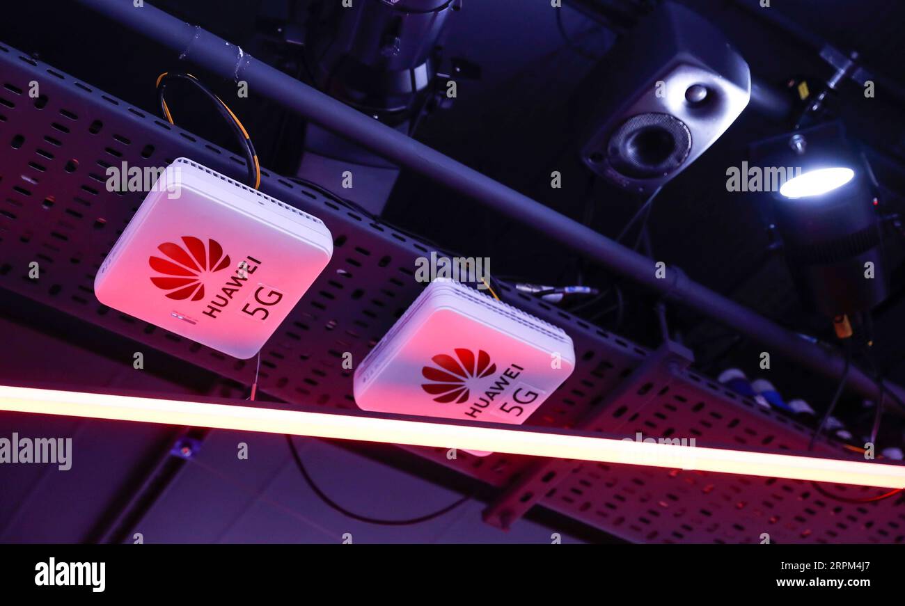 Huawei 5g equipment hi-res stock photography and images - Alamy