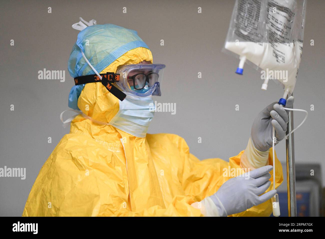 Hospital isolation ward patient hi-res stock photography and images - Alamy