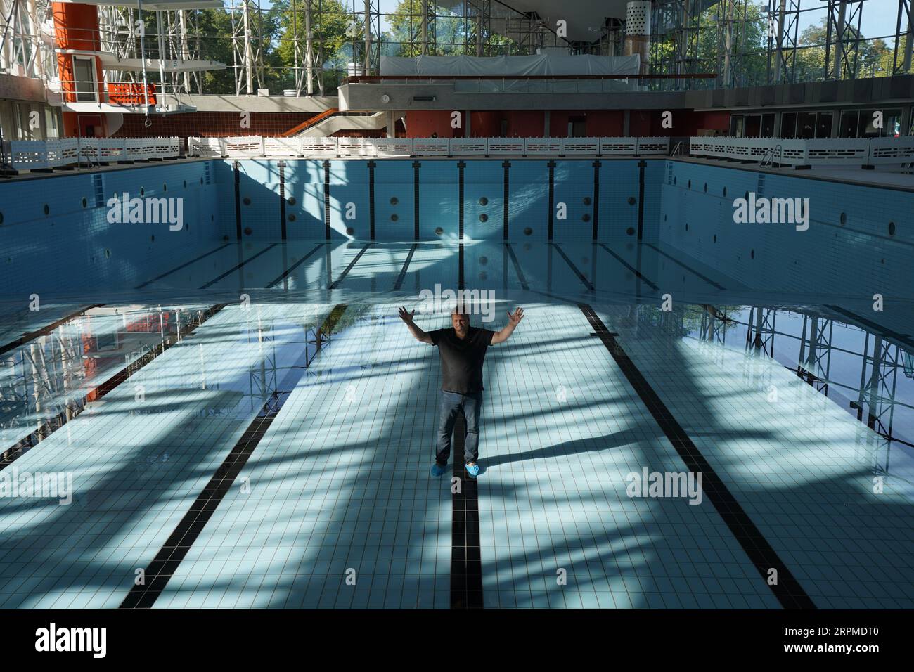 Hamburg, Germany. 05th Sep, 2023. Swimming pool manager Björn Seemann ...