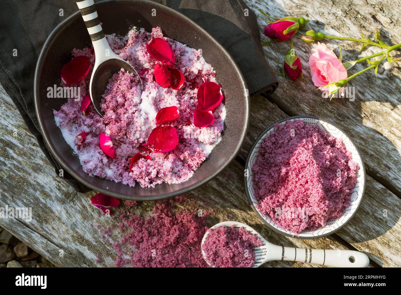 Rose petals edible bowl hi-res stock photography and images - Alamy