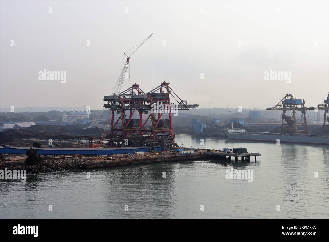 Bustling port activity hi-res stock photography and images - Alamy