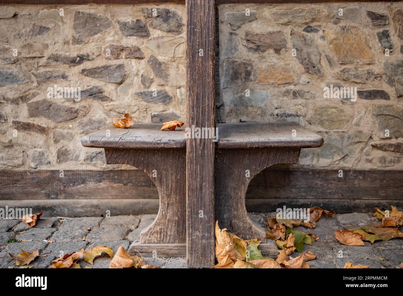 Seating wall hi-res stock photography and images - Alamy