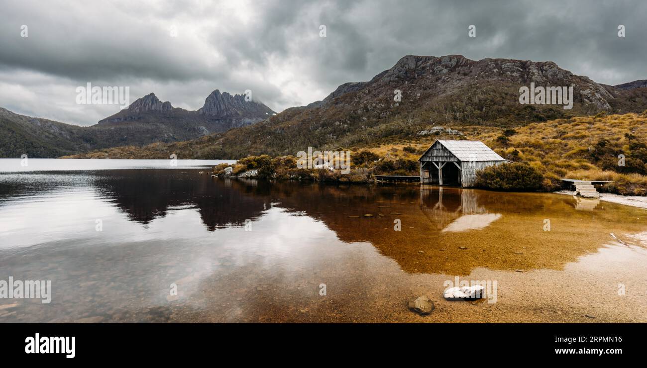 Dove Lake and Cradle Mountain on a cool stormy spring afternoon near ...