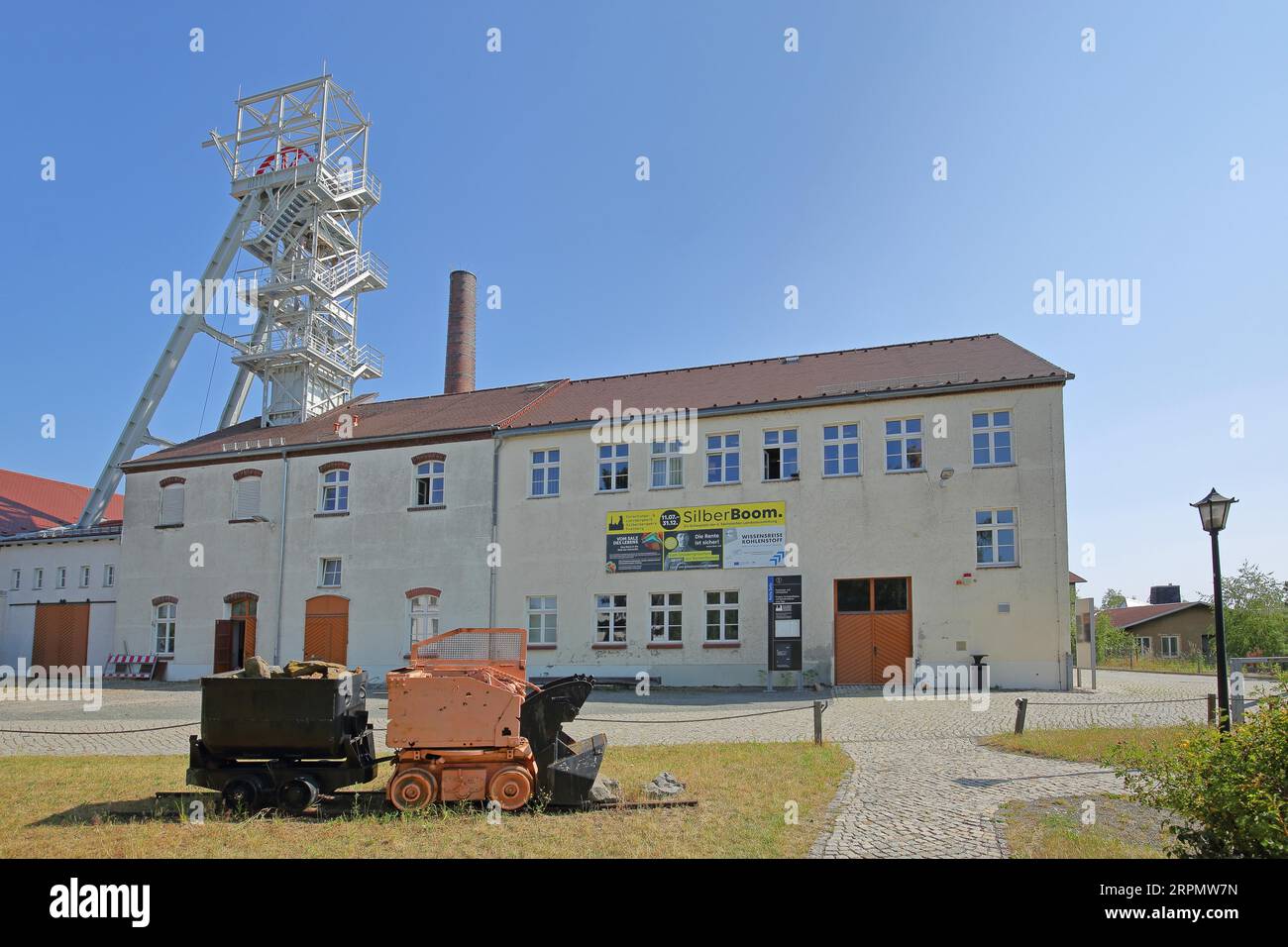 Lorries with winding tower at the former mine Reiche Zeche Fundgrube ...