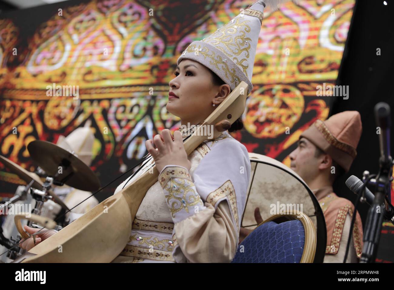 Sultan instruments hi-res stock photography and images - Alamy