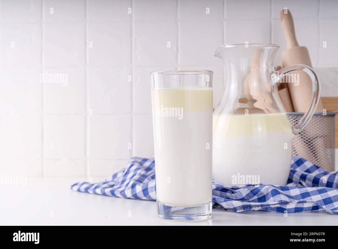 Non homogenized milk hi-res stock photography and images - Alamy