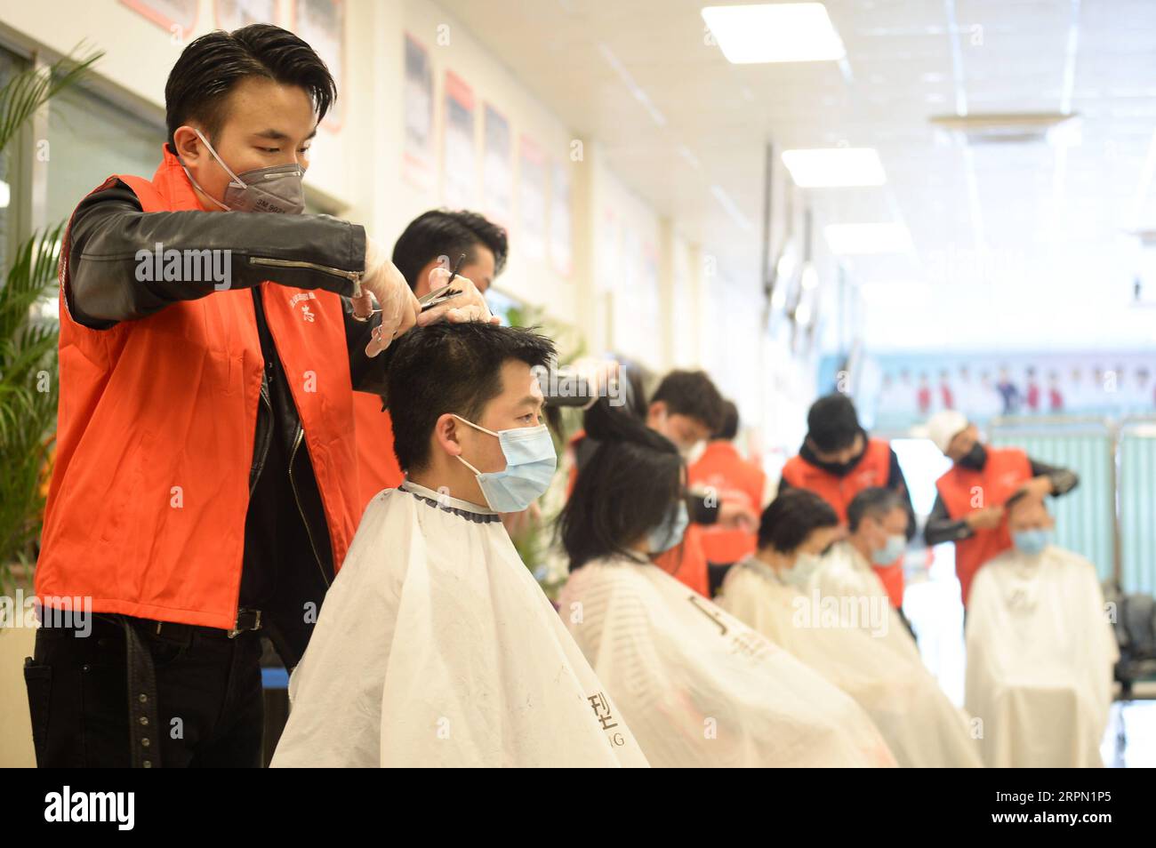 Haircut 100 hi-res stock photography and images - Alamy
