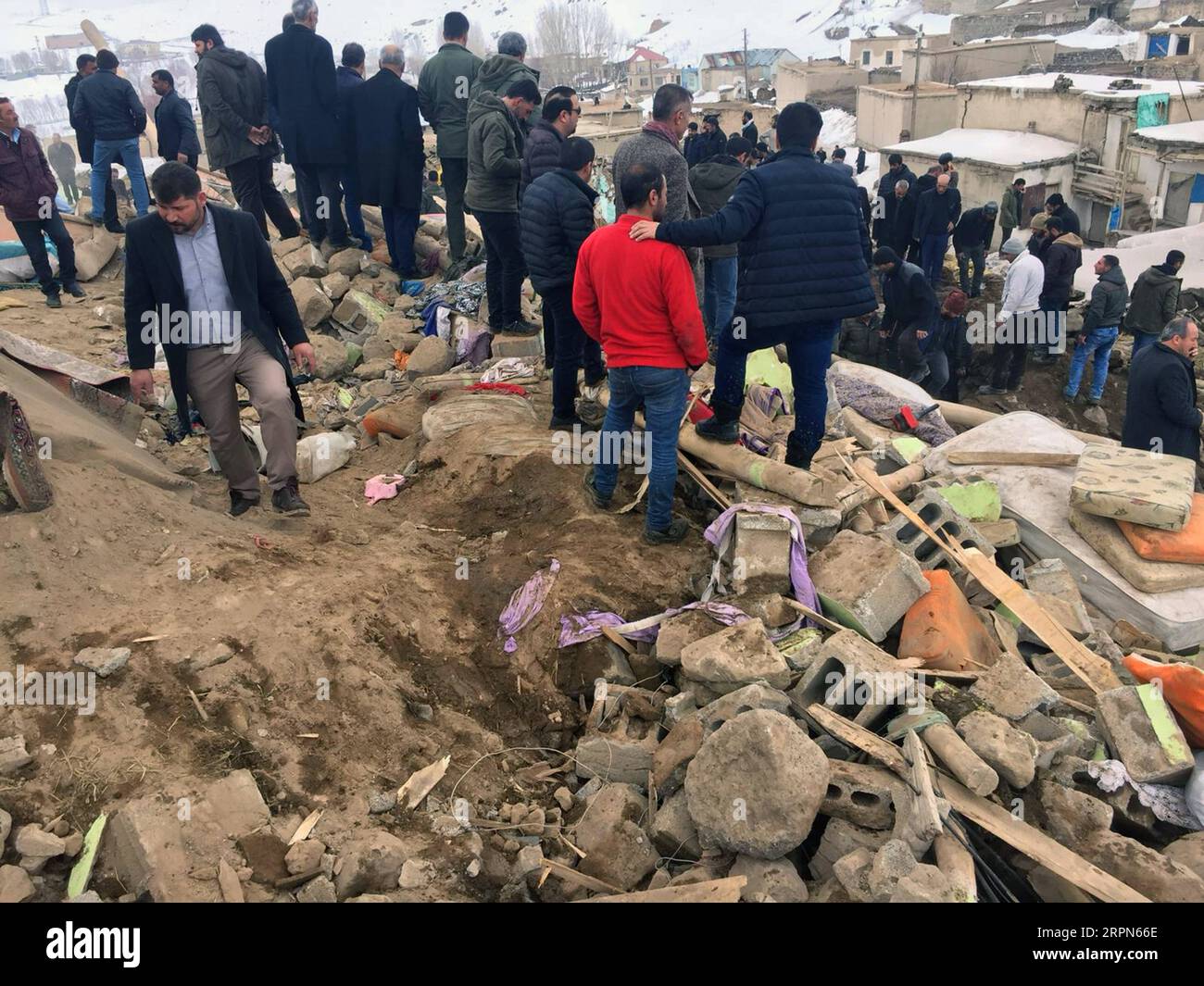 Van earthquake hi-res stock photography and images - Alamy