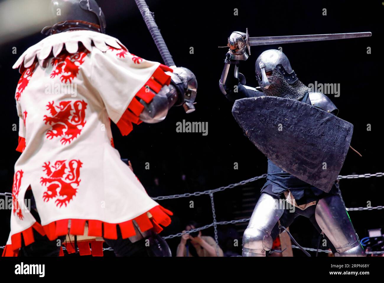 Knights warior hi-res stock photography and images - Alamy