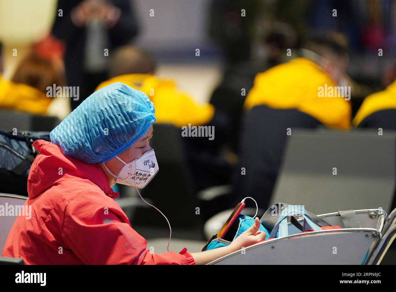 200224 -- BEIJING, Feb. 24, 2020 -- Medical team member Wang Hong ...