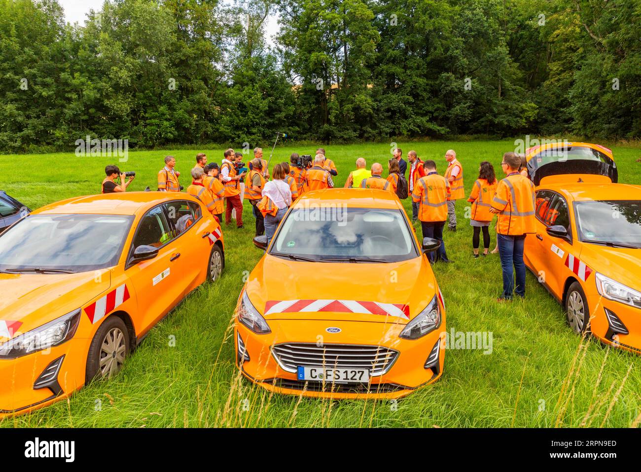 Cycle path construction Stock Photo - Alamy
