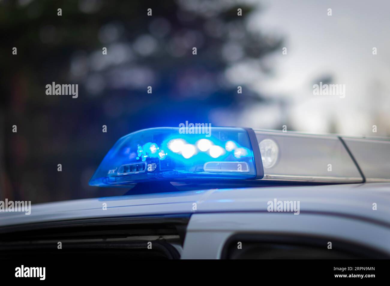 Blue police light hi-res stock photography and images - Alamy