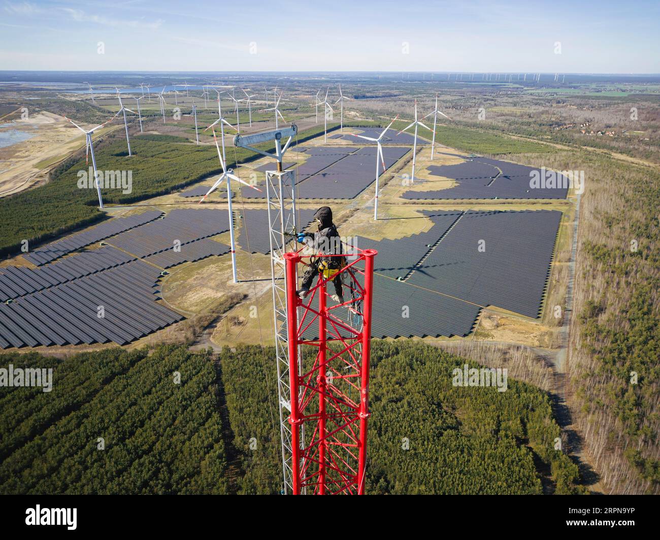 Aerial energy facility hi-res stock photography and images - Alamy
