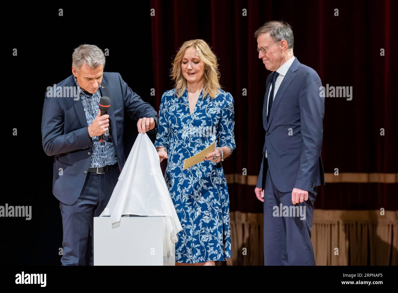 Matinee art hi-res stock photography and images - Alamy