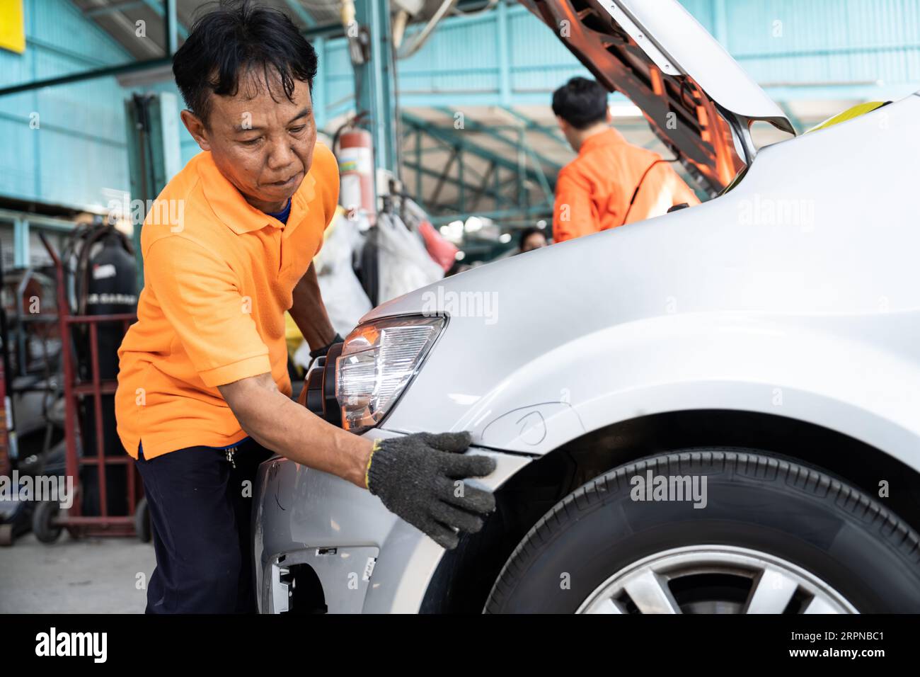 Car dismantle hi-res stock photography and images - Alamy