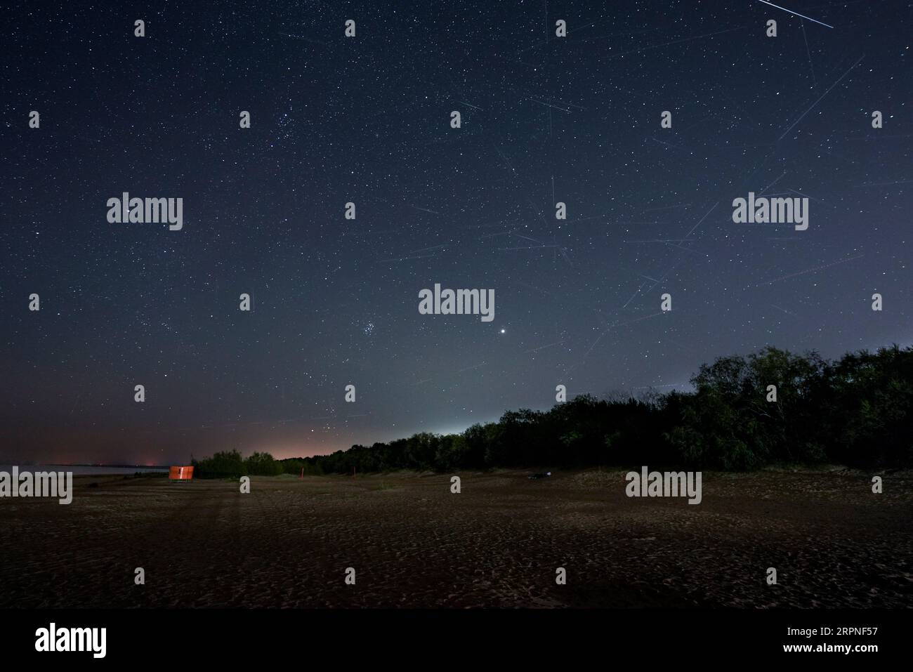 Of 100 stars hi-res stock photography and images - Alamy