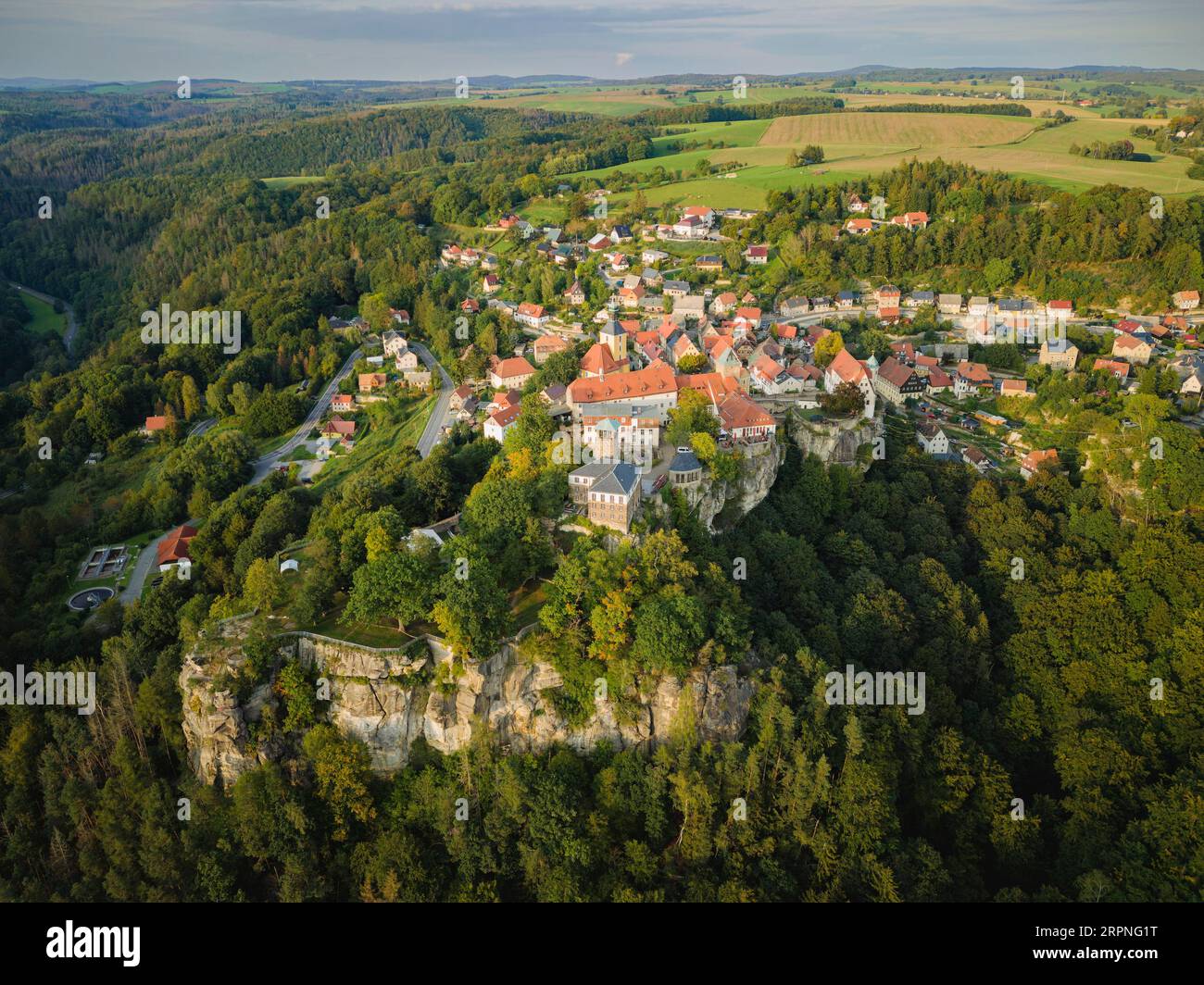Highline and family festival in Hohnstein Highlines are stretched over the roofs of Hohnstein ...