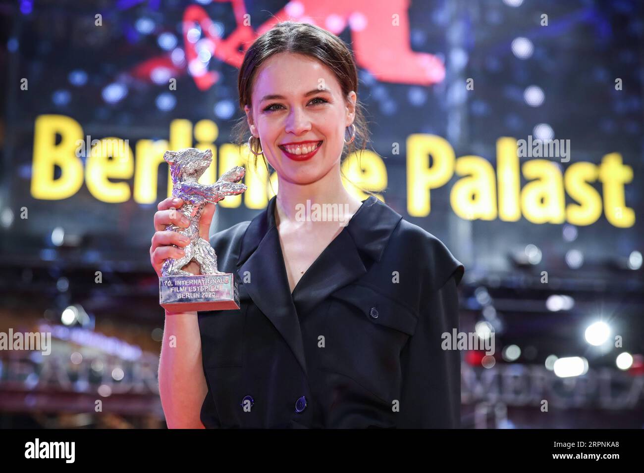 200301 -- BERLIN, March 1, 2020 -- Actress Paula Beer of film Undine poses for photos on the red ...