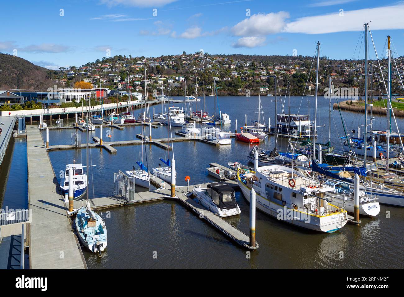 Mooring spaces hi-res stock photography and images - Alamy
