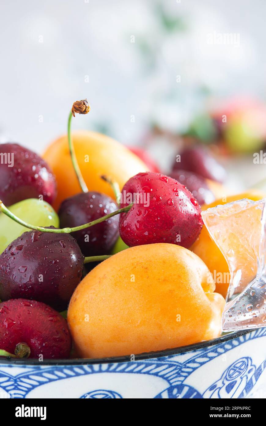 Melon fruit cup watermelon cantaloupe hi-res stock photography and ...