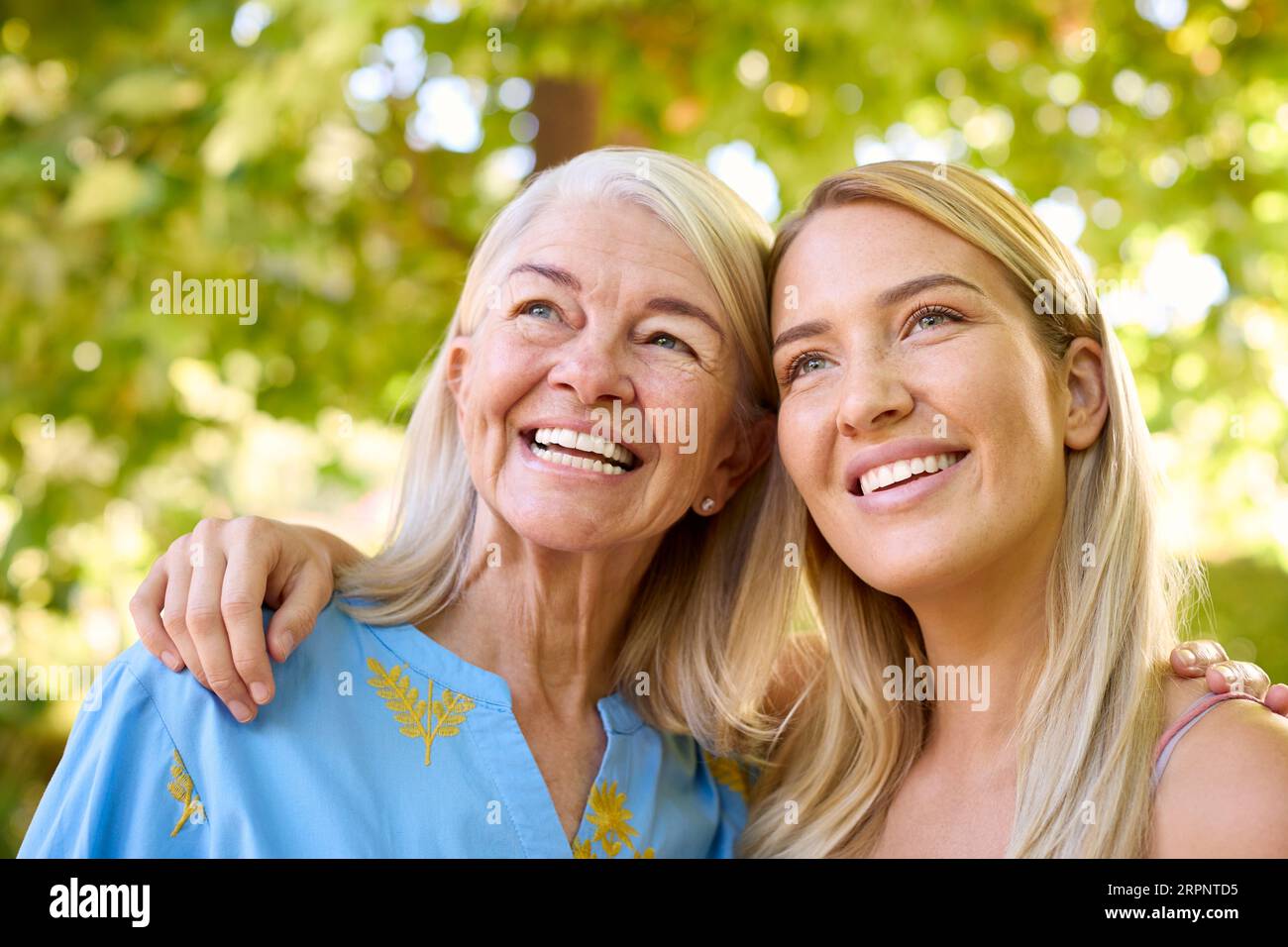 Laughing multi generation family hi-res stock photography and images ...